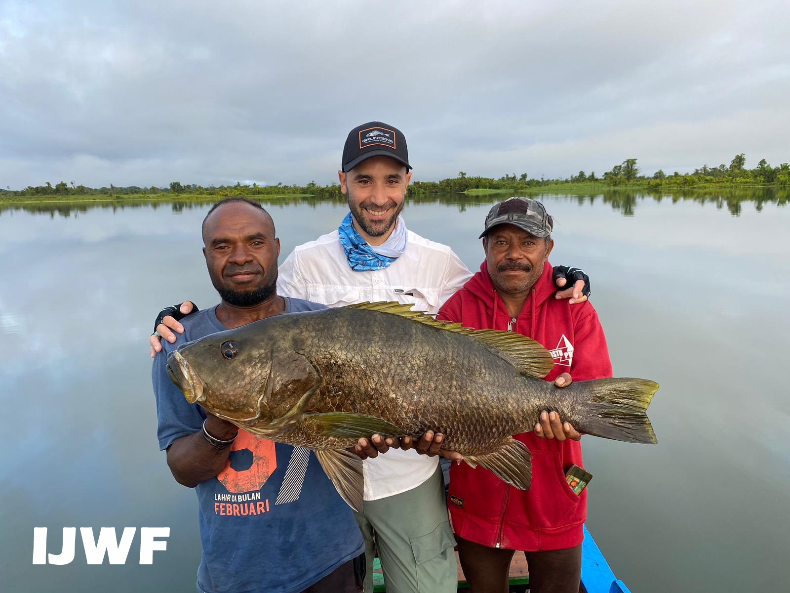 IRIAN JAYA Wild Fishing – Spot tail bass, Black bass, Giant barras